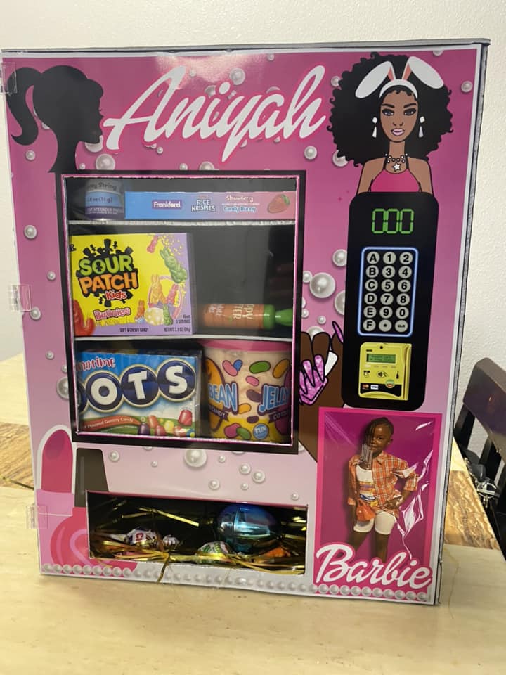 Easter vending machine – PrettyLouiee Kustomz